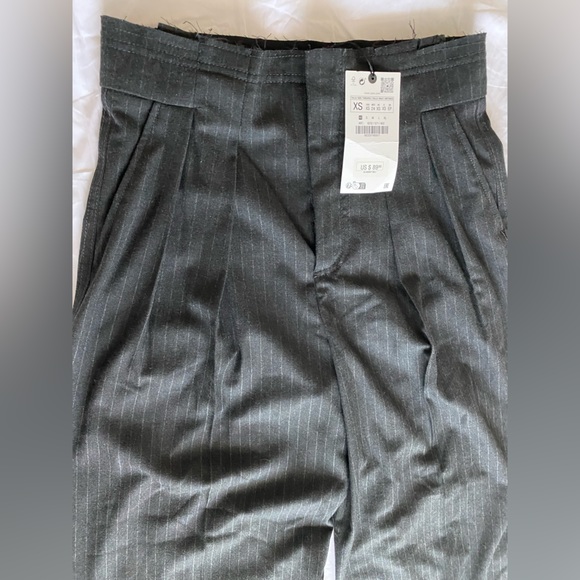 Zara | Pants & Jumpsuits | Zara Gray Darted Pleat Wide Leg Pinstripe ...